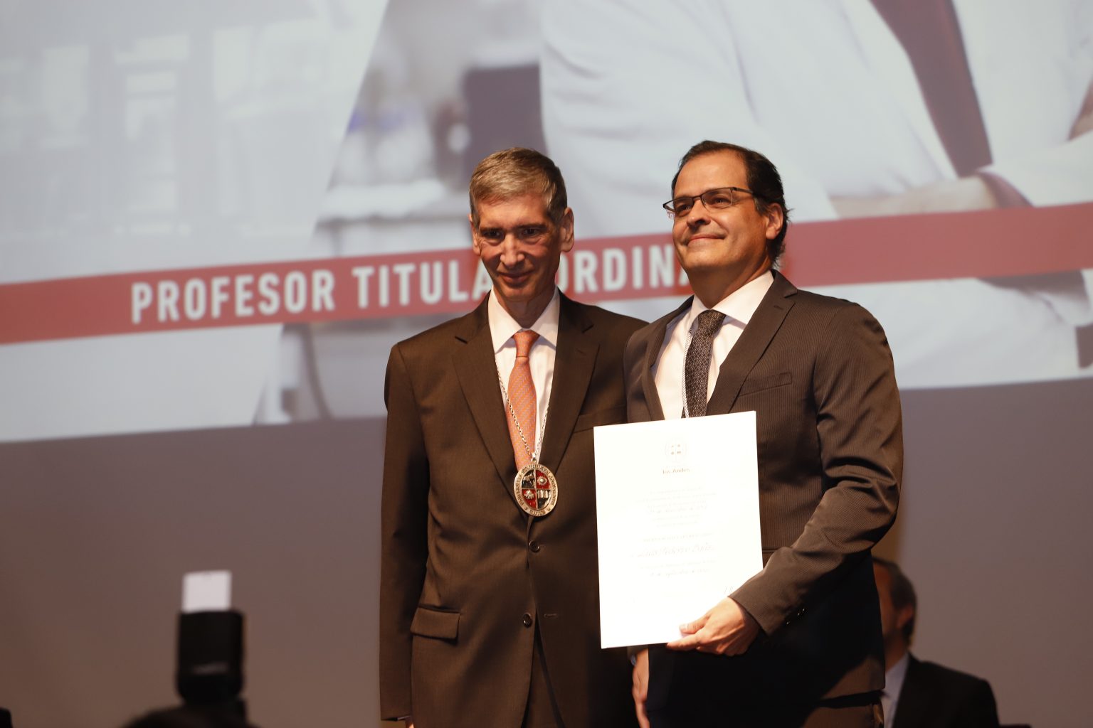 Noticias - UANDES celebra 33 años de historia - Universidad de los Andes