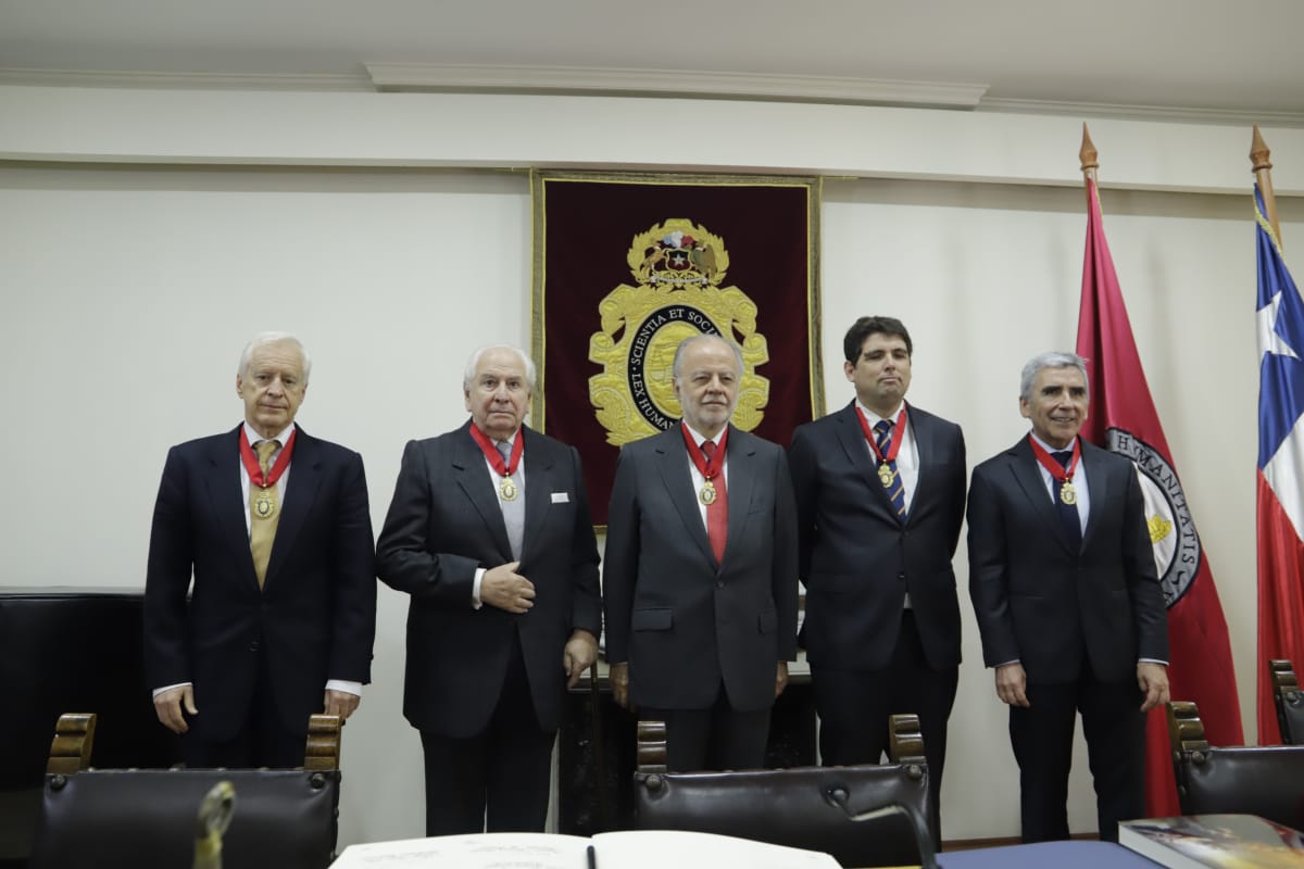 Noticias - Daniel Mansuy se incorpora como miembro de número a la ...