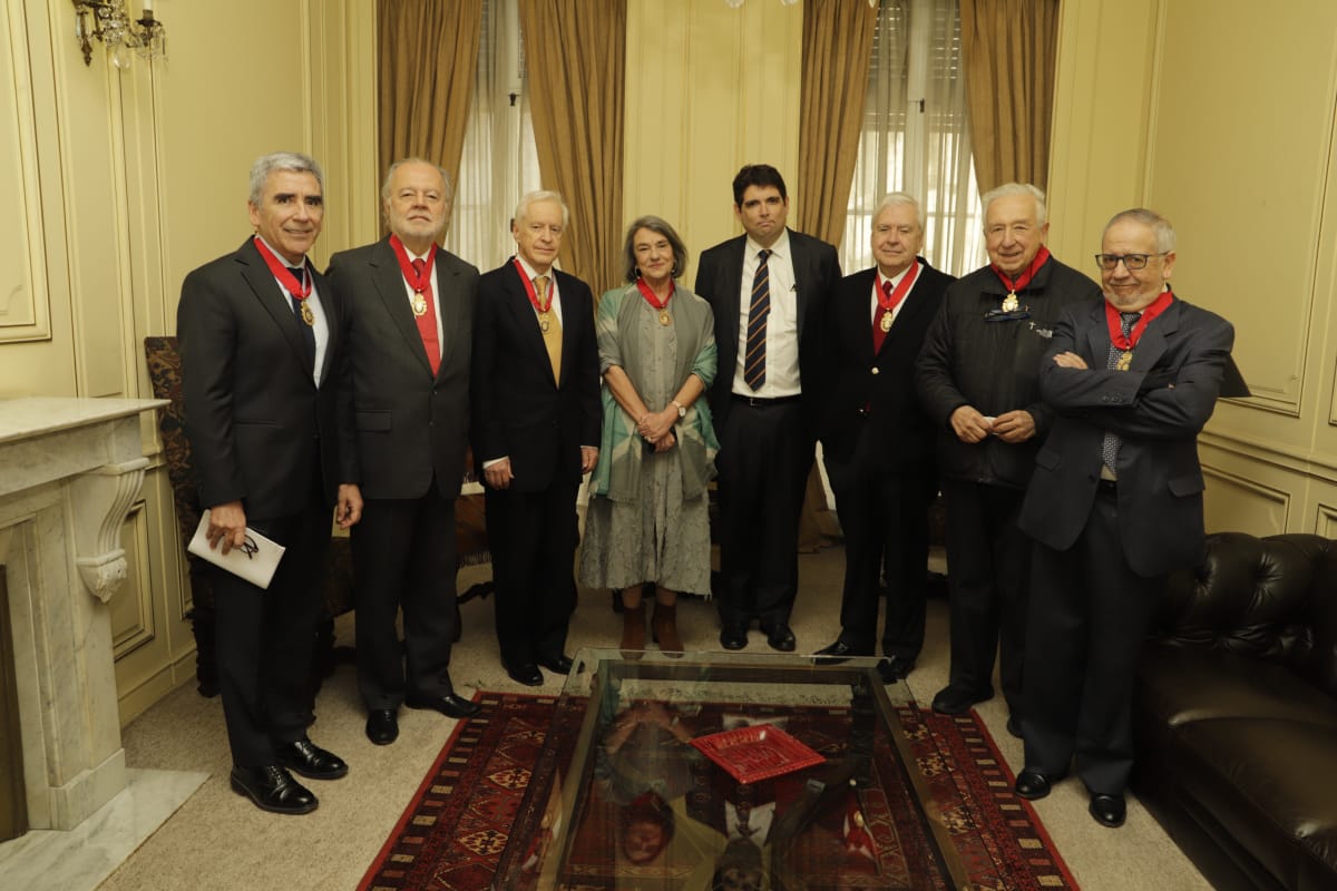 Noticias - Daniel Mansuy se incorpora como miembro de número a la ...